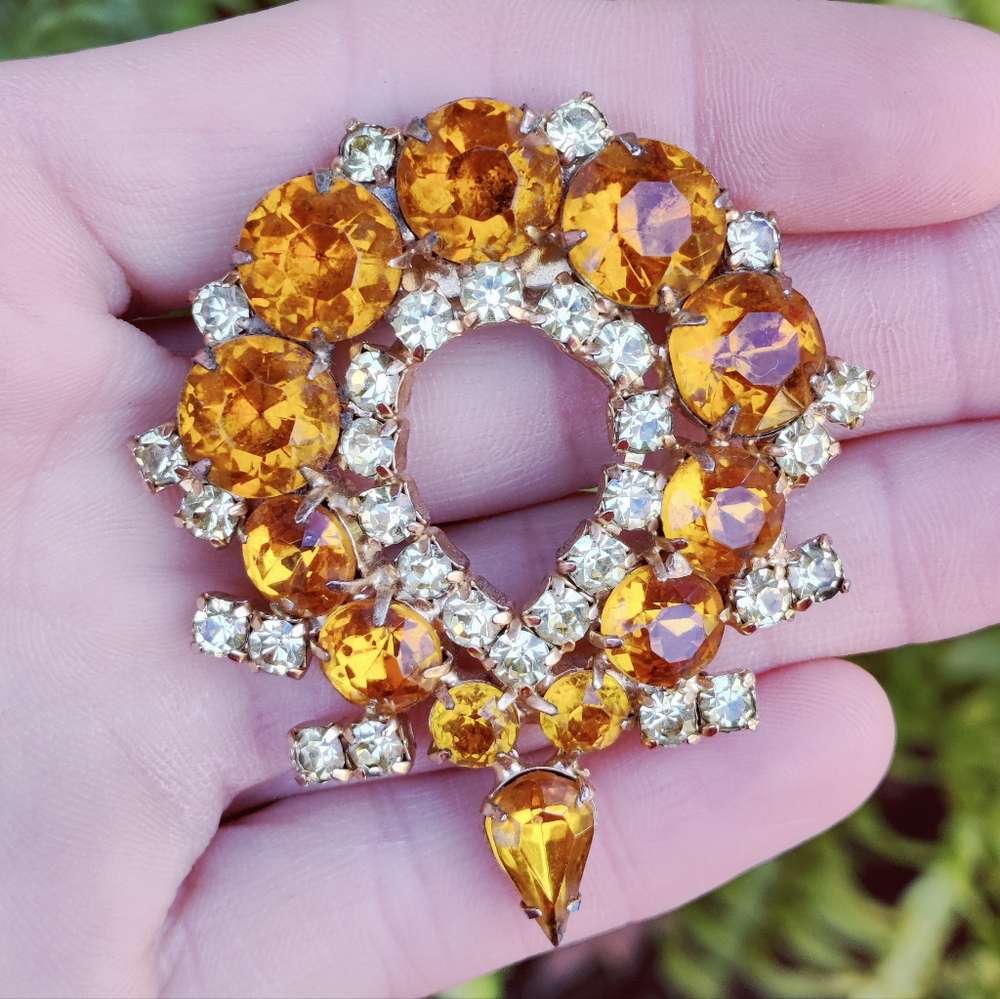 Vintage High End Prong Set Rhinestone Brooch - Gem